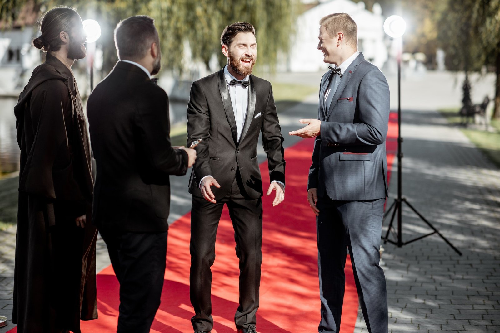 Revealing The Pros And Cons Of Dating A Celebrity In 2024 - Matched